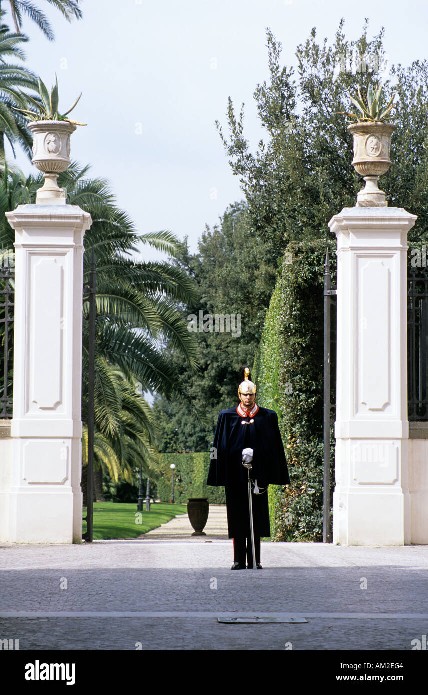 Soldier columns pillars hi-res stock photography and images - Alamy