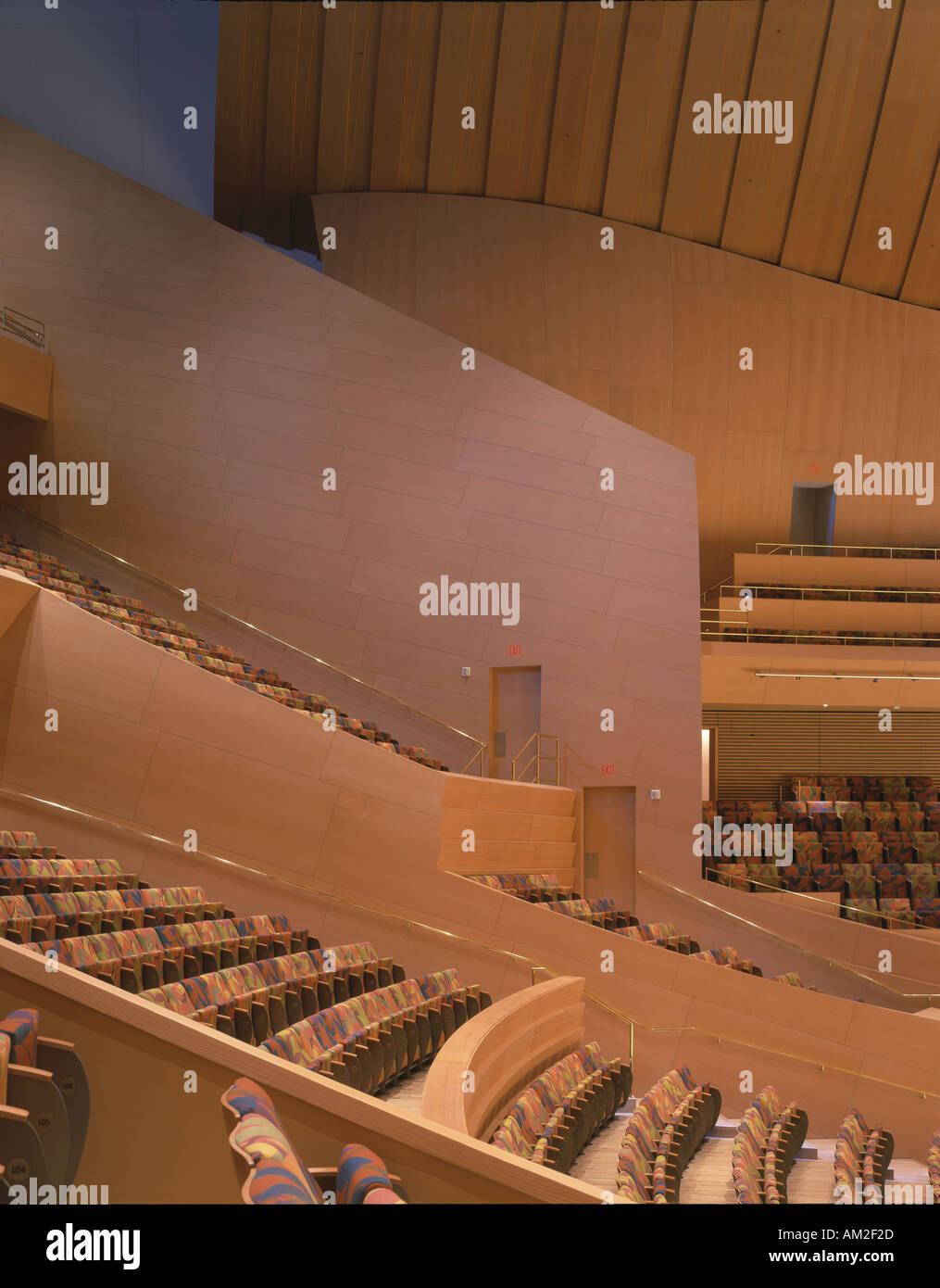 Frank o gehry walt disney concert hall hi-res stock photography and ...