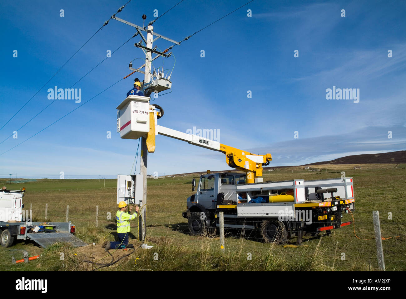 National grid workers hi-res stock photography and images - Alamy