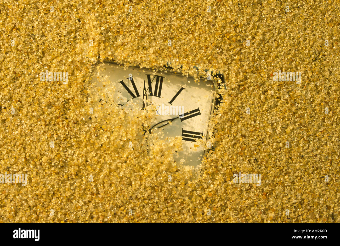 Timepiece in sand hi-res stock photography and images - Alamy
