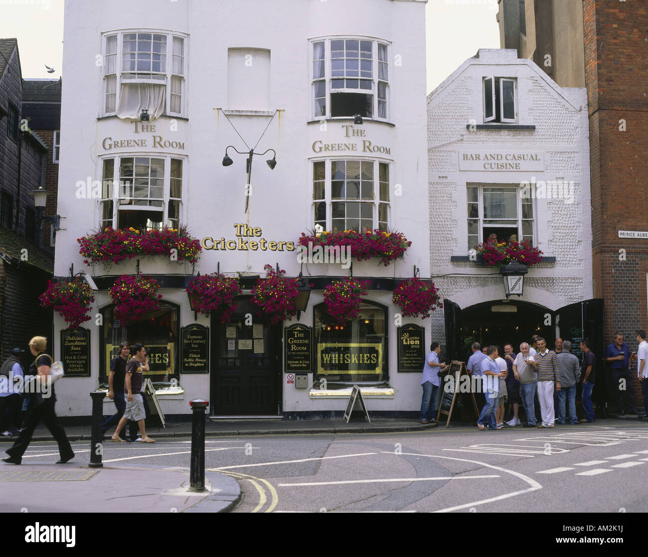 Pub Inn Exterior High Resolution Stock Photography and Images - Alamy