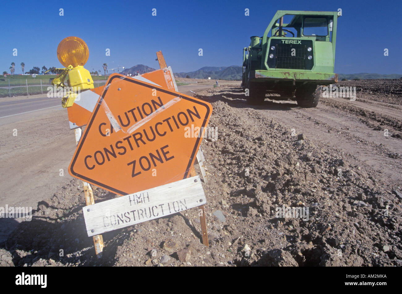 Heavy machinery moving the earth in Central California Stock Photo - Alamy