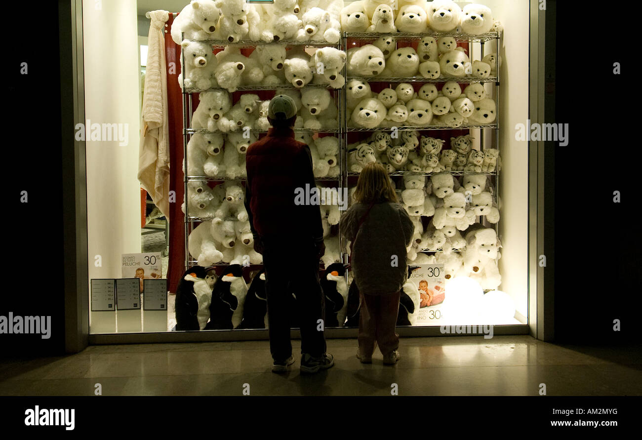 A childen in front of a shop window Stock Photo - Alamy