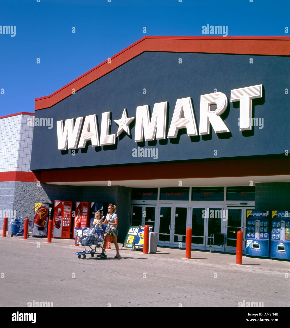 Walmart Shopping Cart High Resolution Stock Photography and Images - Alamy