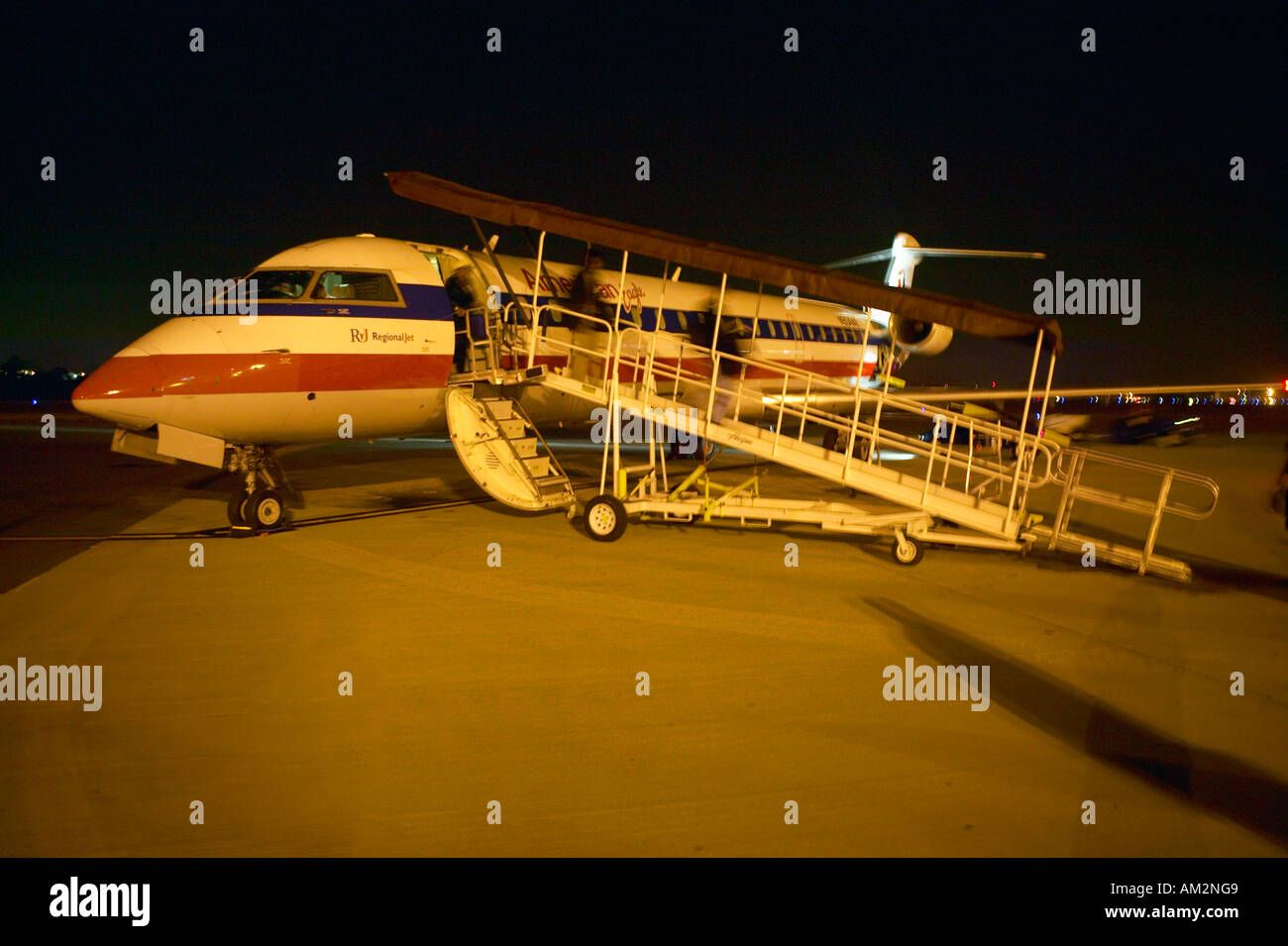 White jet hi-res stock photography and images - Alamy