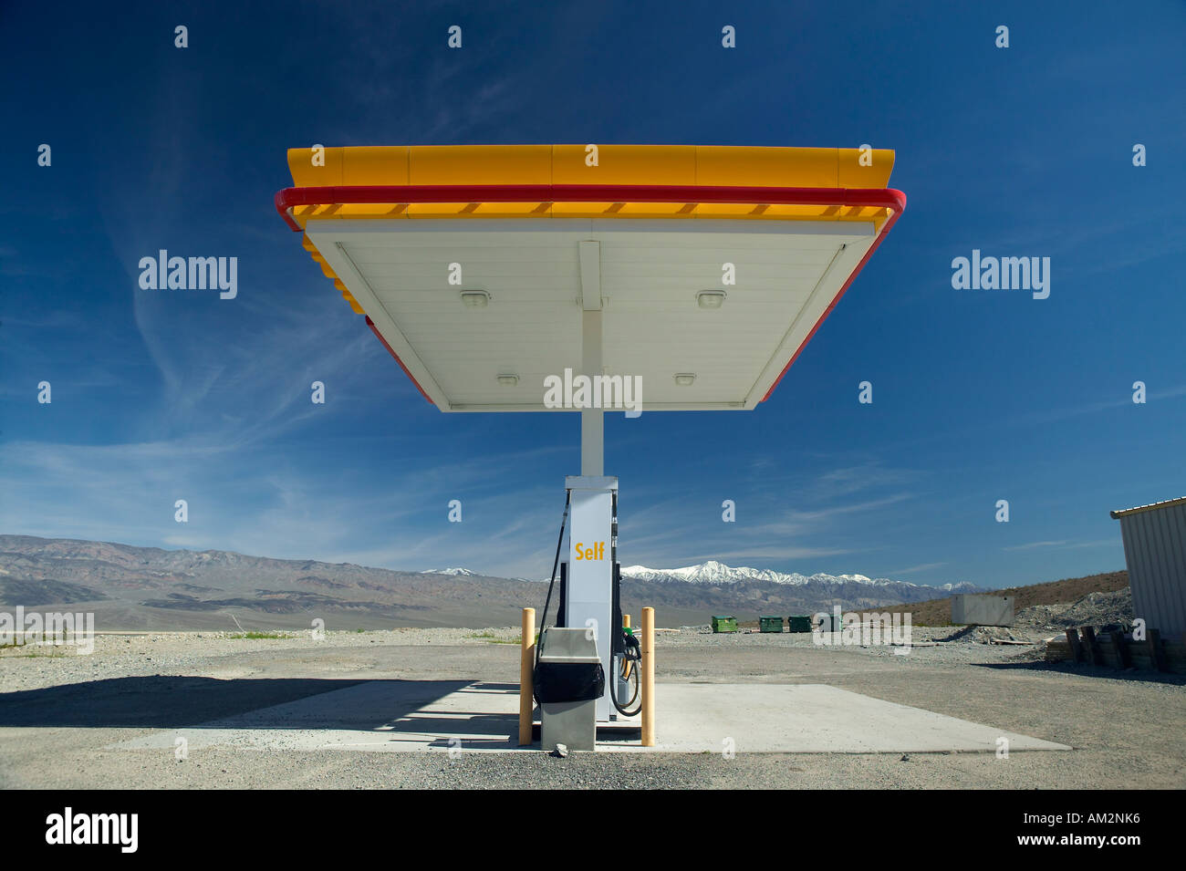 A shell service station hi-res stock photography and images - Alamy