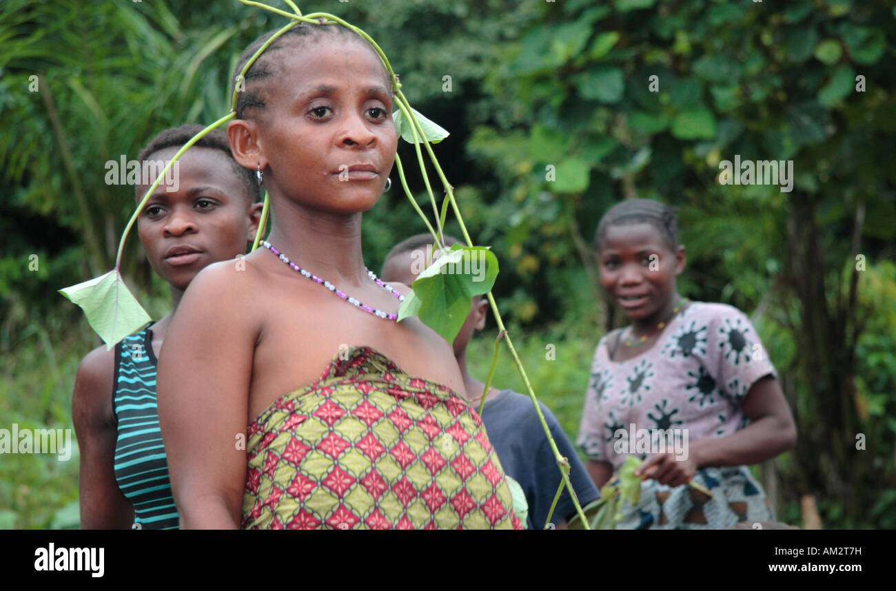 Mbuti hi-res stock photography and images - Alamy