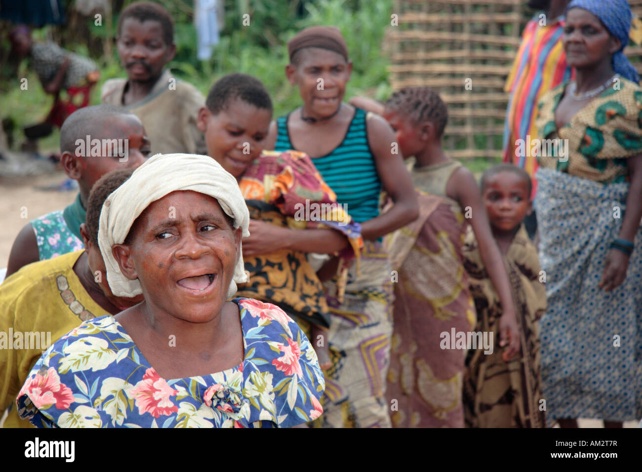 Baka pygmy women singing hi-res stock photography and images - Alamy