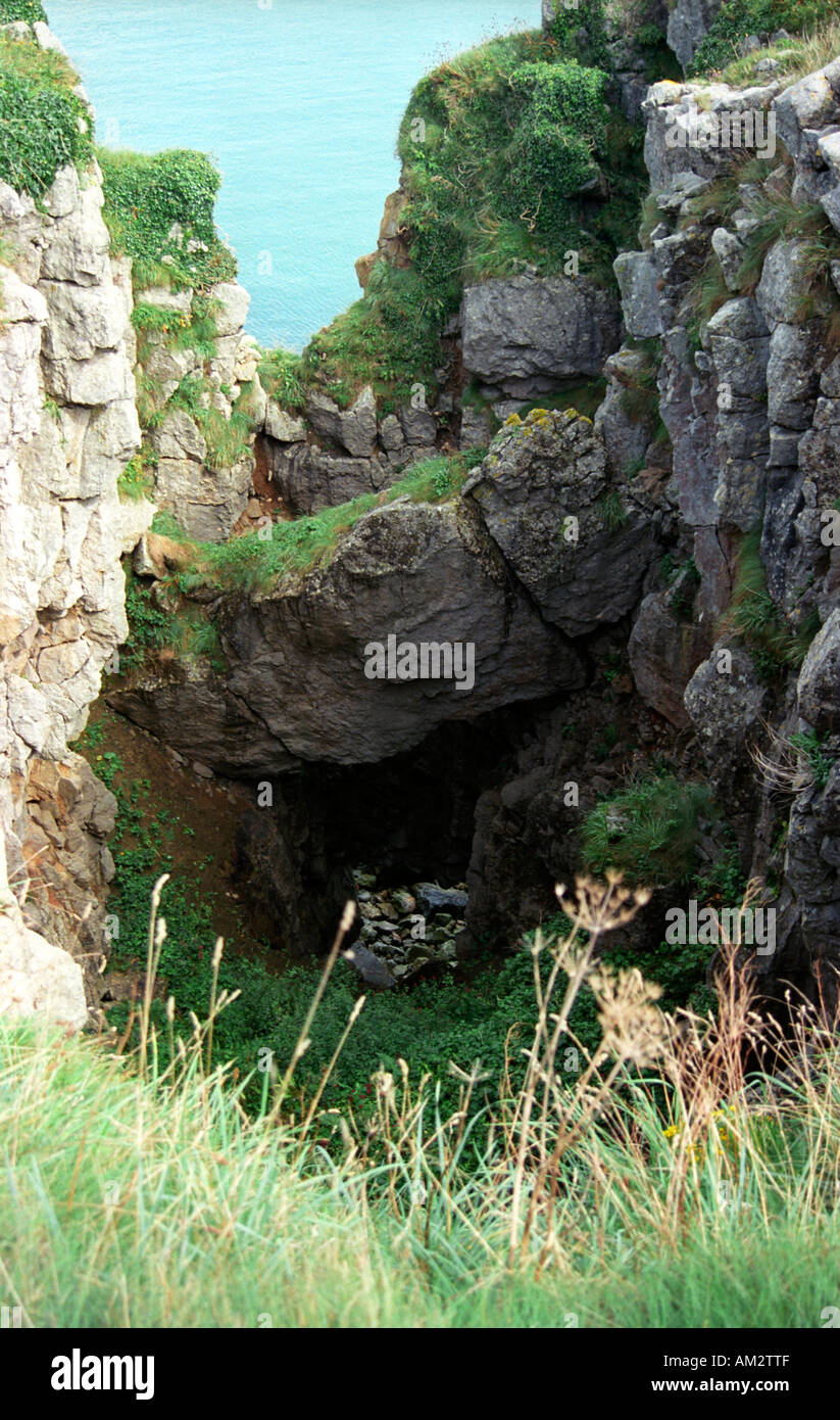 Blow hole limestone cliff hi-res stock photography and images - Alamy