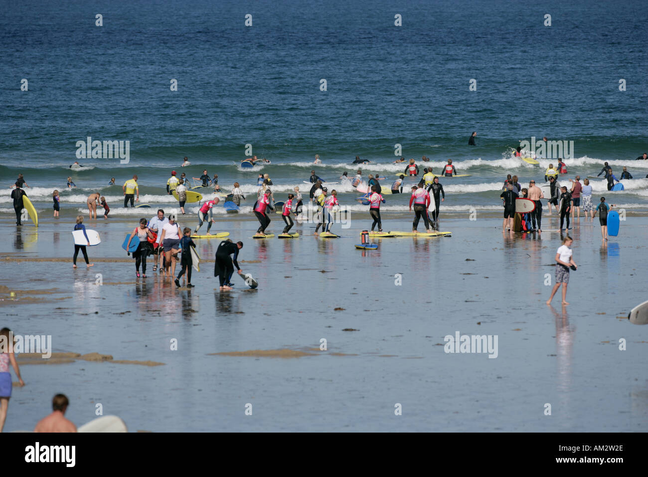 Crowd surf house hi-res stock photography and images - Alamy