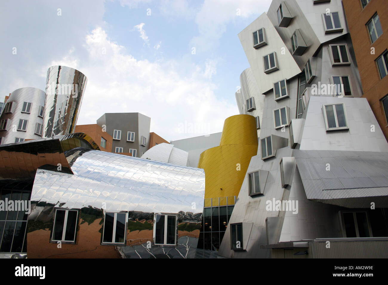 Stata centre modern architecture frank gehry hi-res stock photography ...