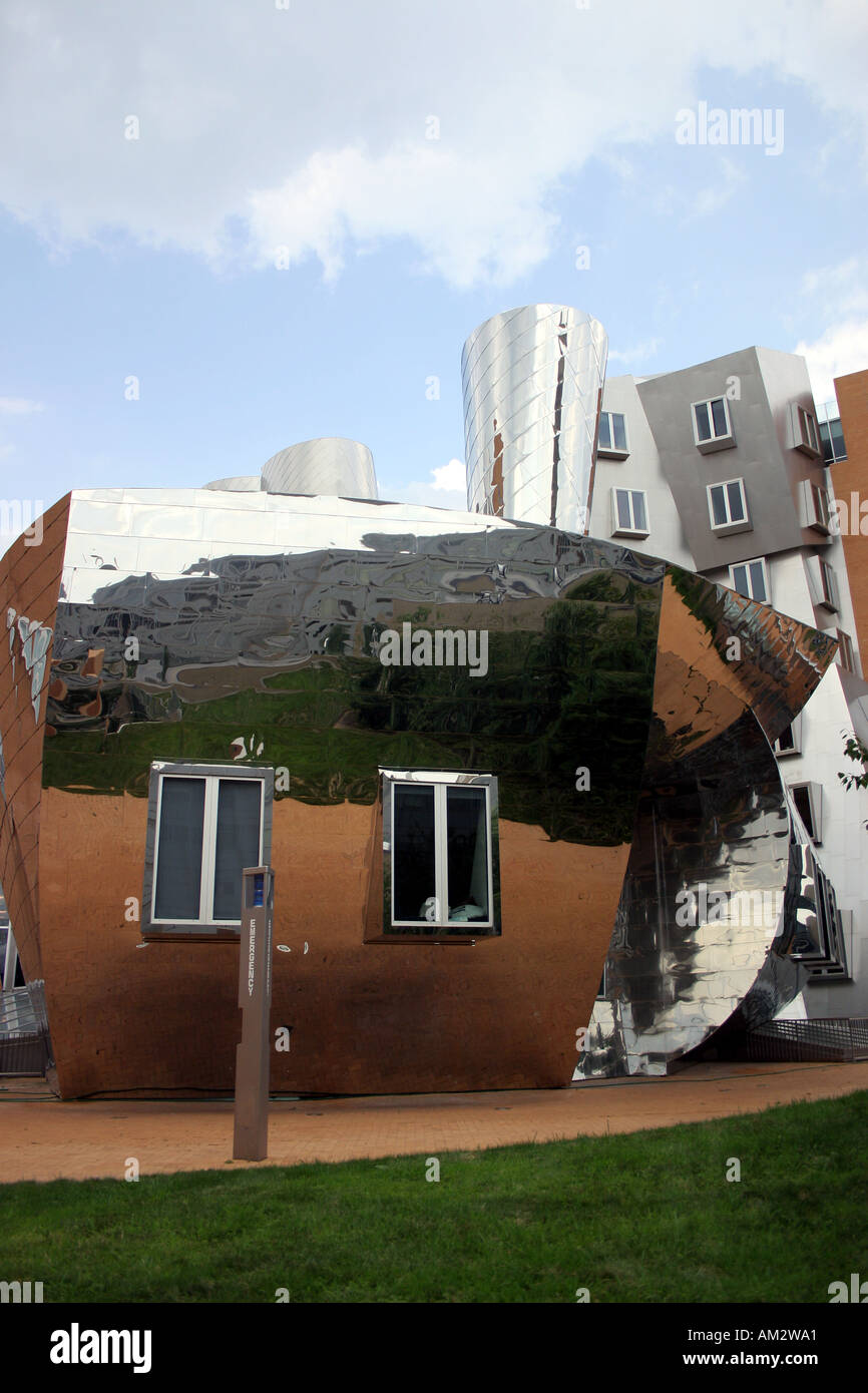 Stata centre modern architecture frank gehry hi-res stock photography ...