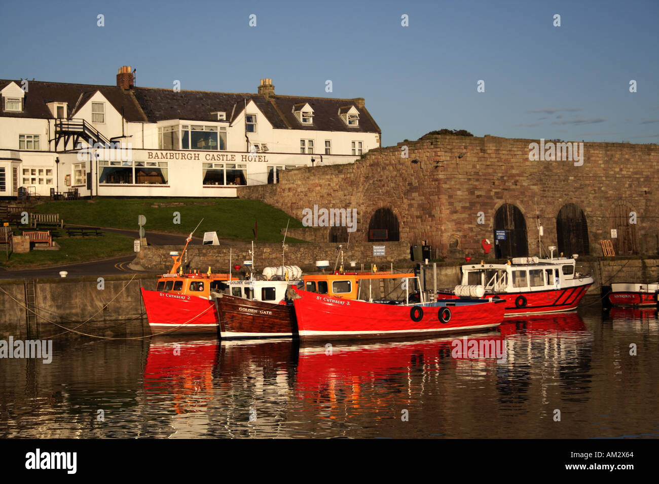 Reflections seahouses hi-res stock photography and images - Alamy