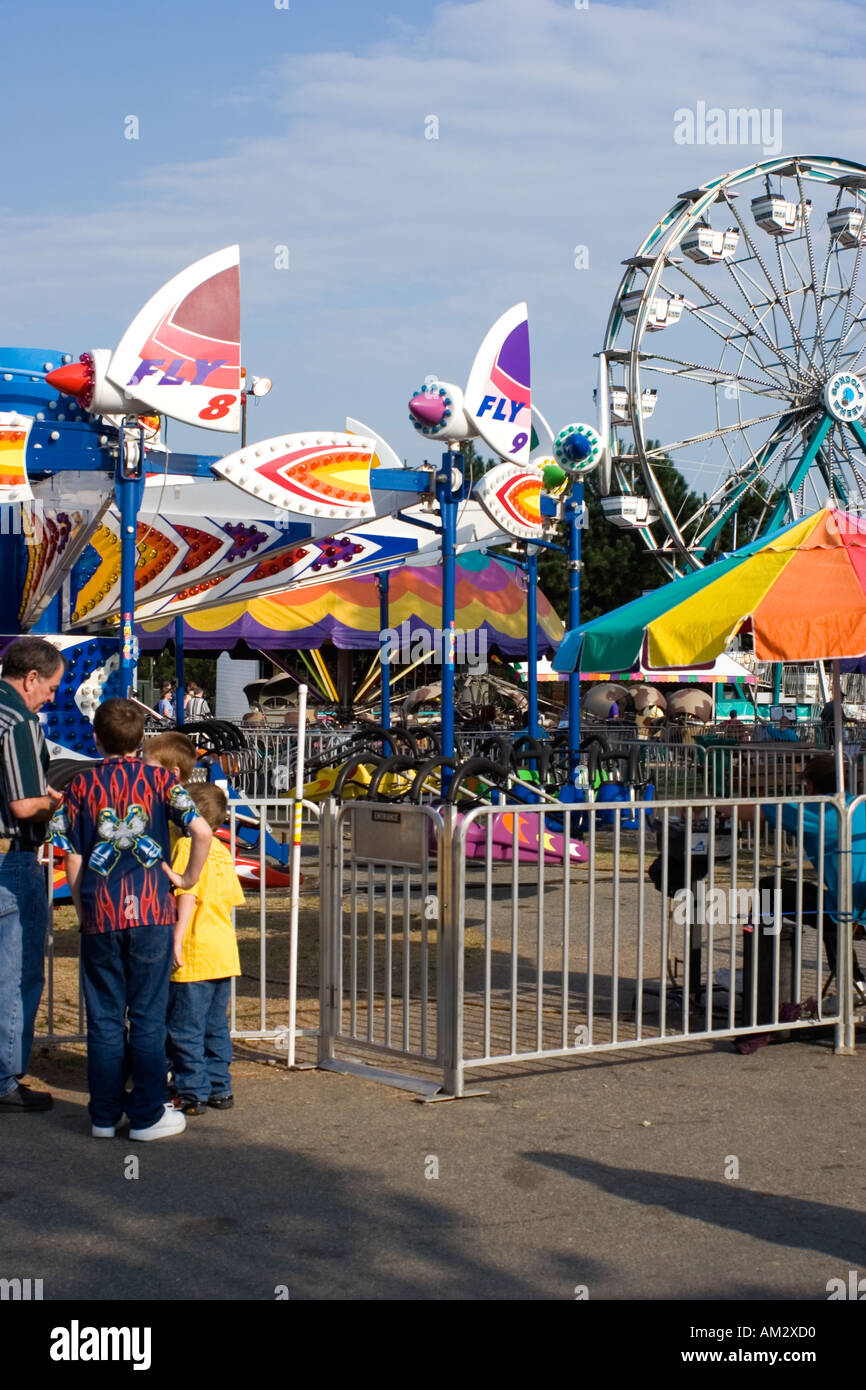 county fair amusements 25 rides Stock Photo - Alamy