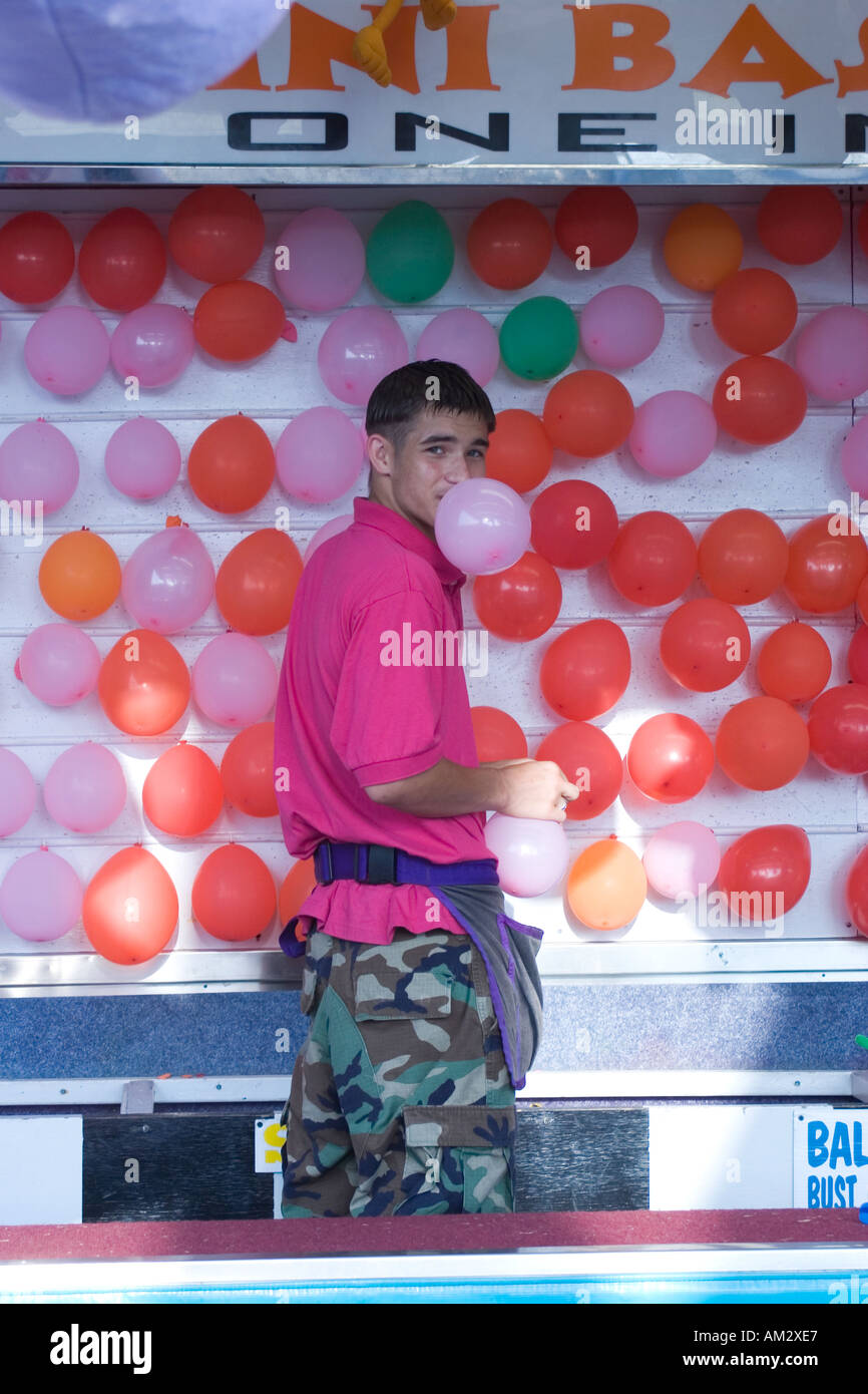 county fair amusements 28 hawker vendor game Stock Photo - Alamy