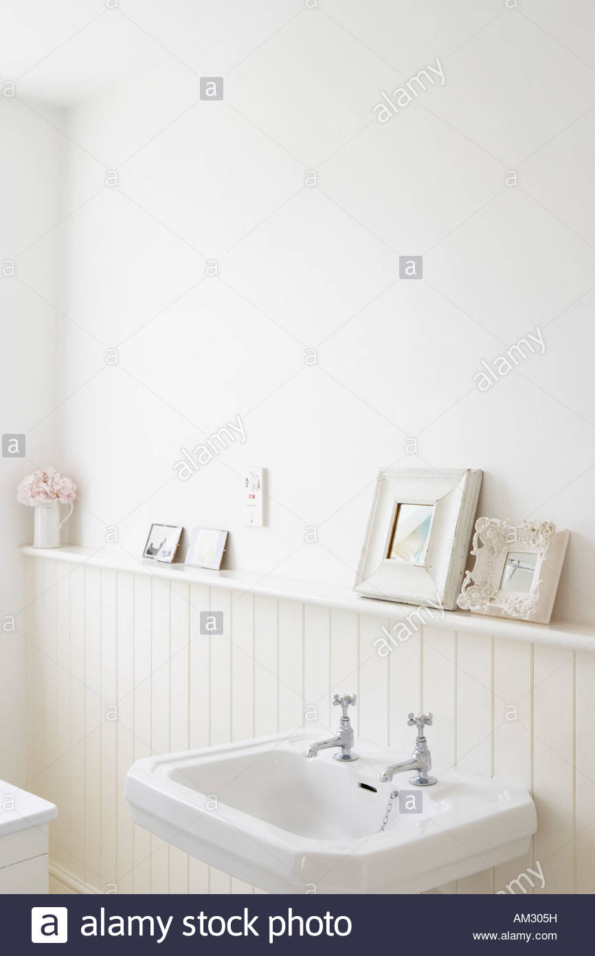 Empty Pictures Frames Stock Photos & Empty Pictures Frames Stock Images ...