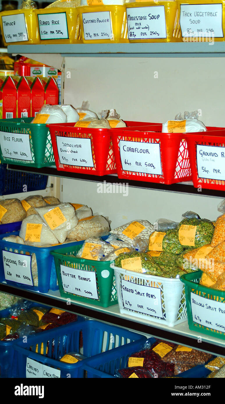 Organic foodstore hi-res stock photography and images - Alamy