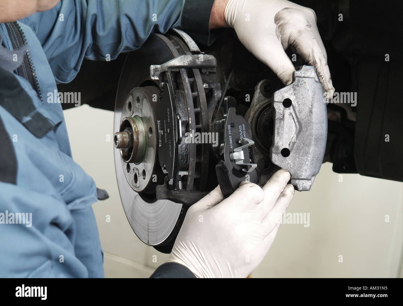 Mechanic car service garage uk hi-res stock photography and images - Alamy