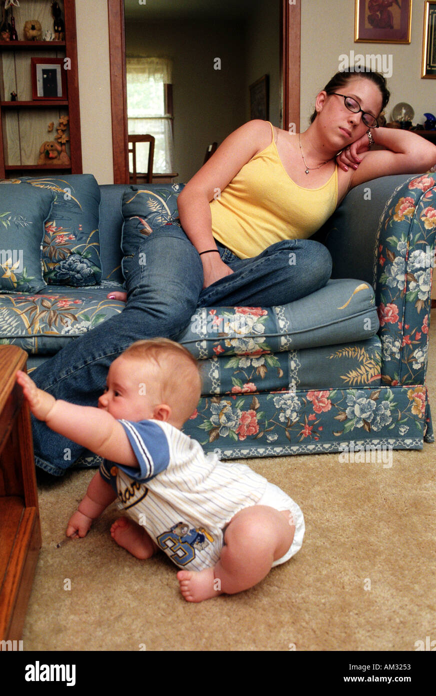 Difficult mother hi-res stock photography and images - Alamy