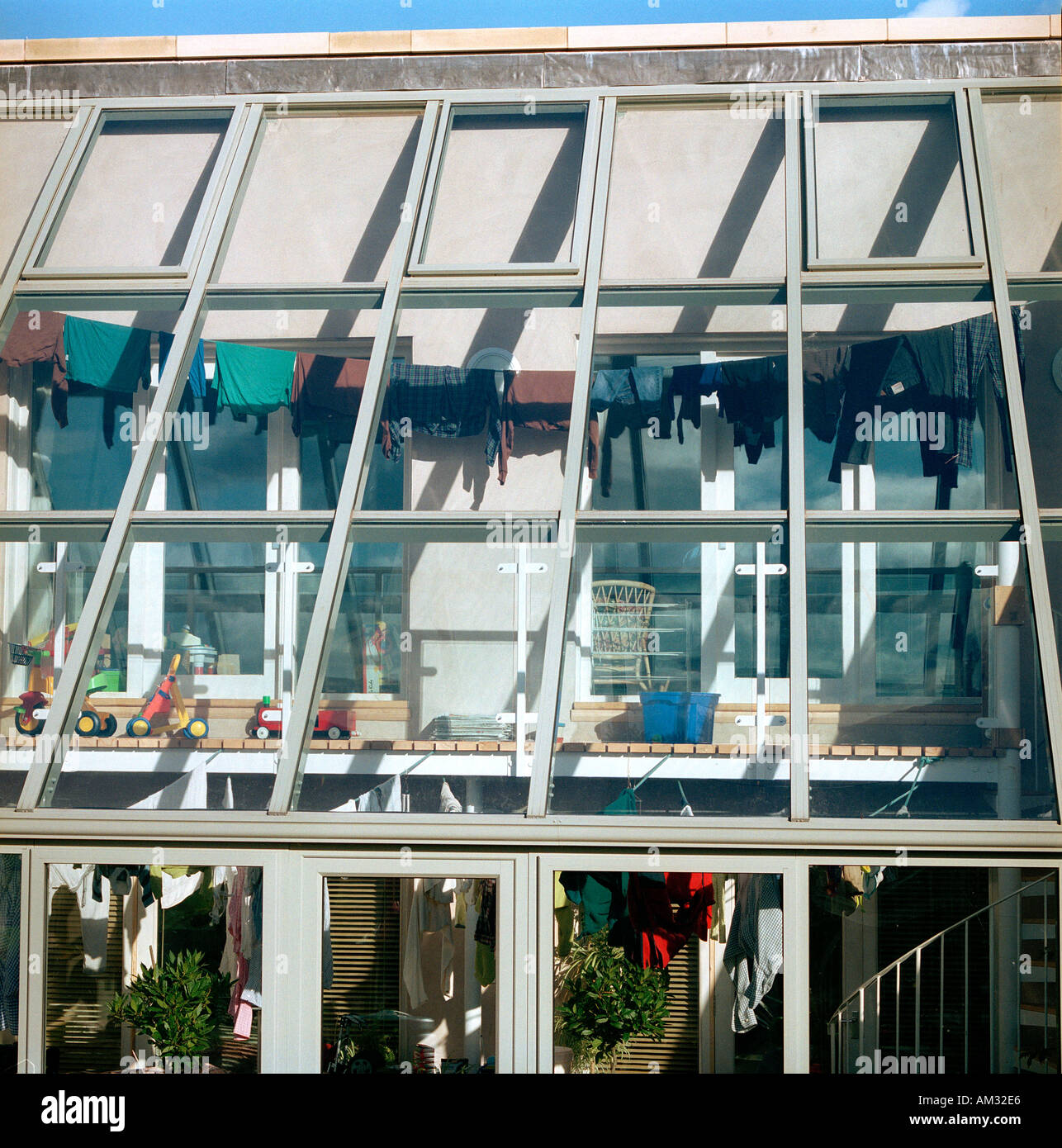 Helen Reddy and Husband Phil and son Tom at their house in Heights ...