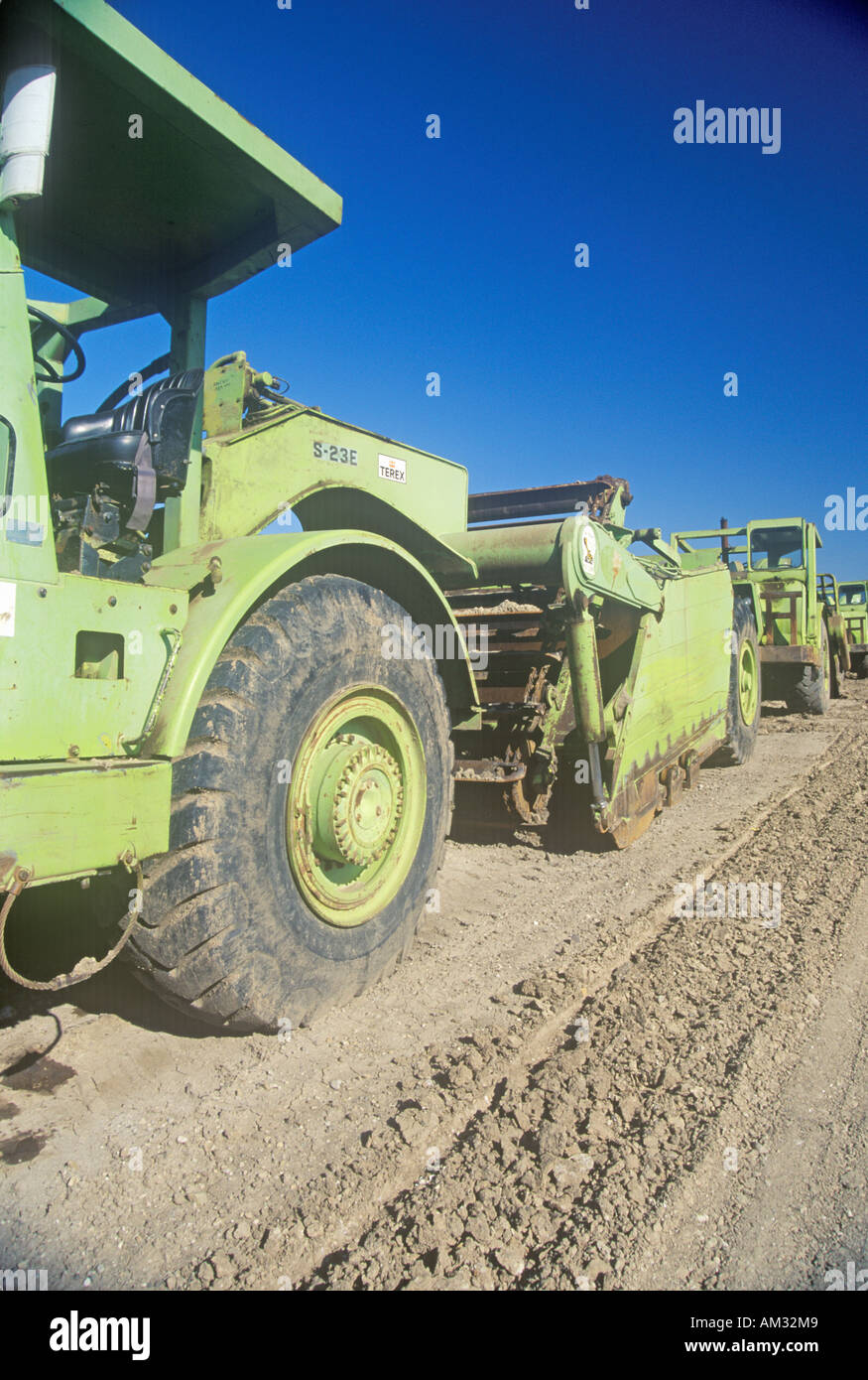 Heavy machinery moving the earth in Ventura California Stock Photo - Alamy