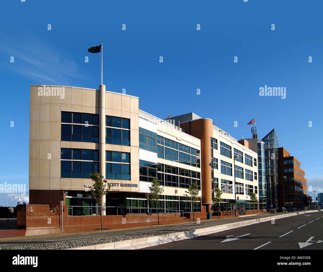 Scott harbour building cardiff bay hi-res stock photography and images ...