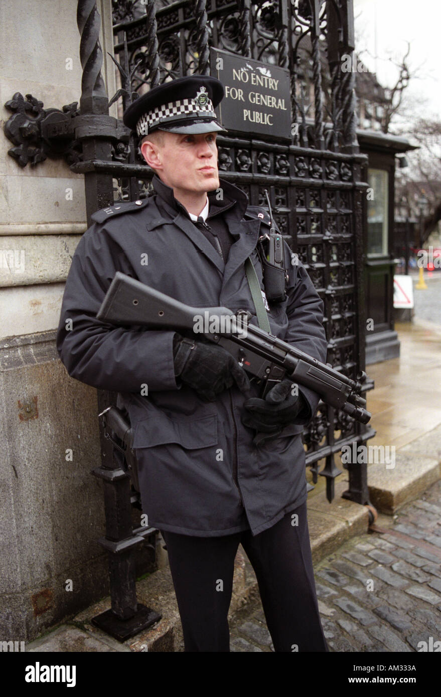 armed guards outside Houses of Parliament on high security alert Stock ...