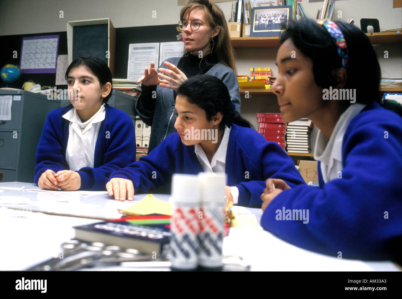 Multicultural uk school classroom hi-res stock photography and images ...