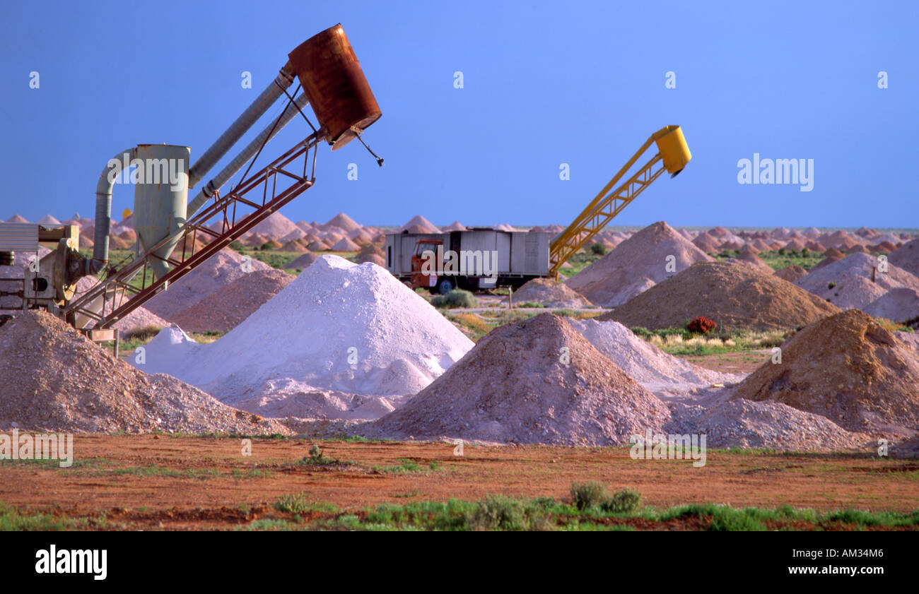 Coober pedy caves hi-res stock photography and images - Alamy