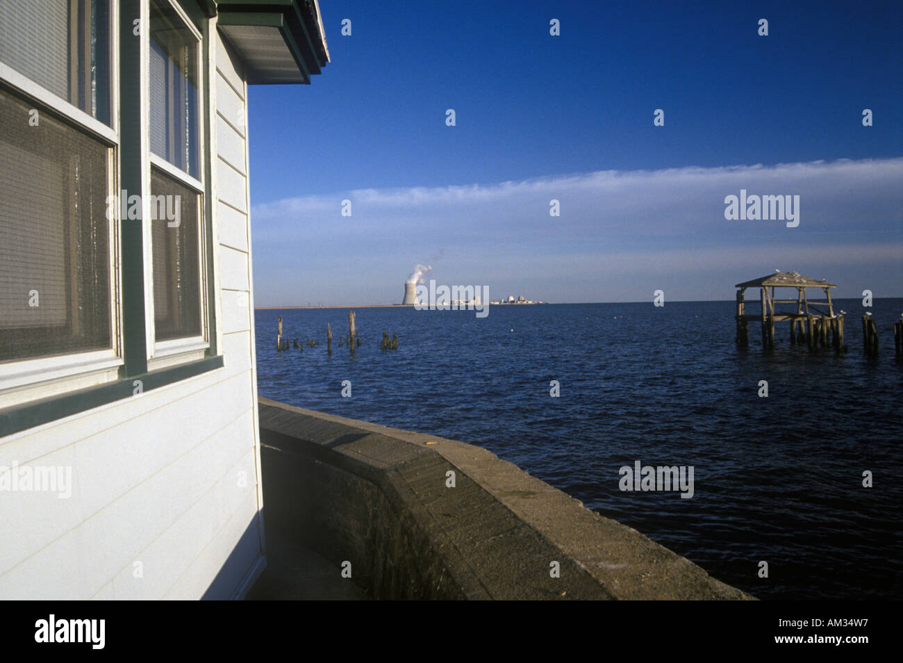 Backyard nuclear reactor hi-res stock photography and images - Alamy