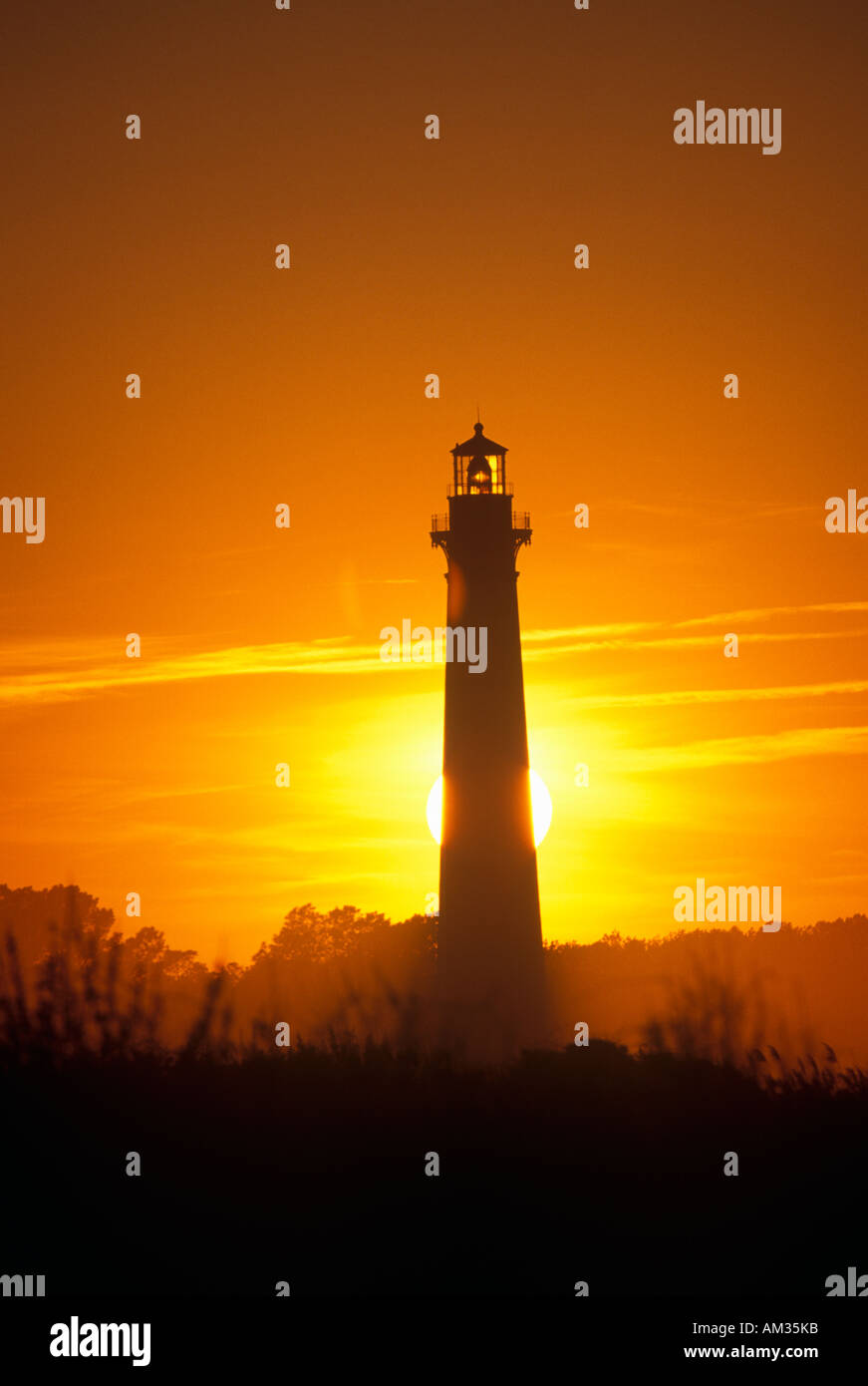 Bodie island lighthouse and visitors center hi-res stock photography ...