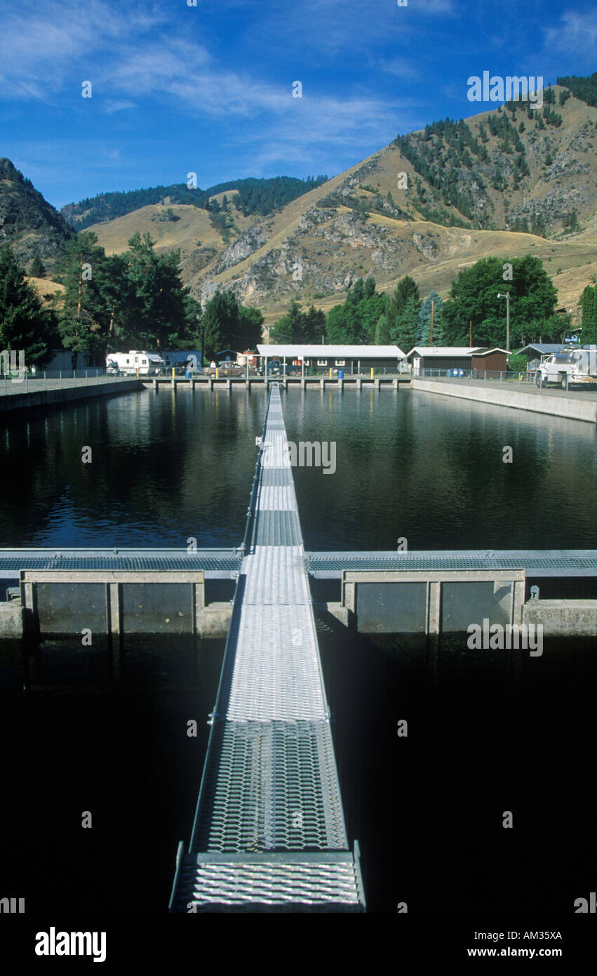 Rapid river ranch salmon fish hatchery hi-res stock photography and ...