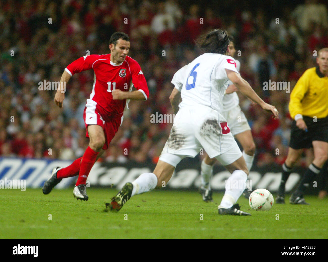 Welsh football ryan giggs hi-res stock photography and images - Alamy