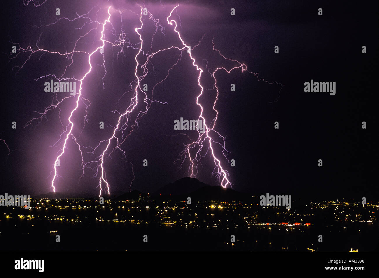 Multiple lightning bolts hi-res stock photography and images - Alamy