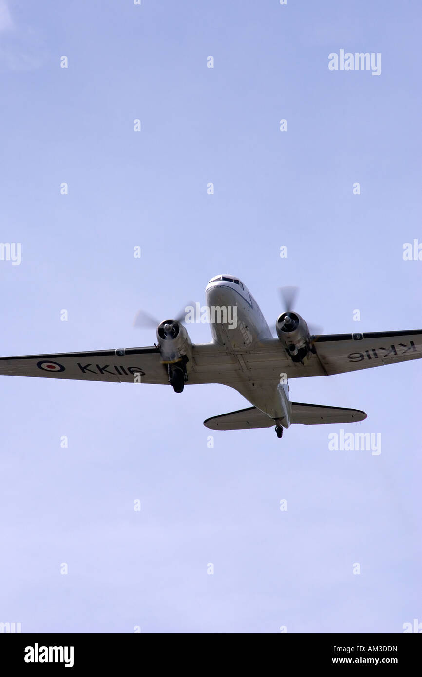 American douglas dc 3 aircraft hi-res stock photography and images - Alamy