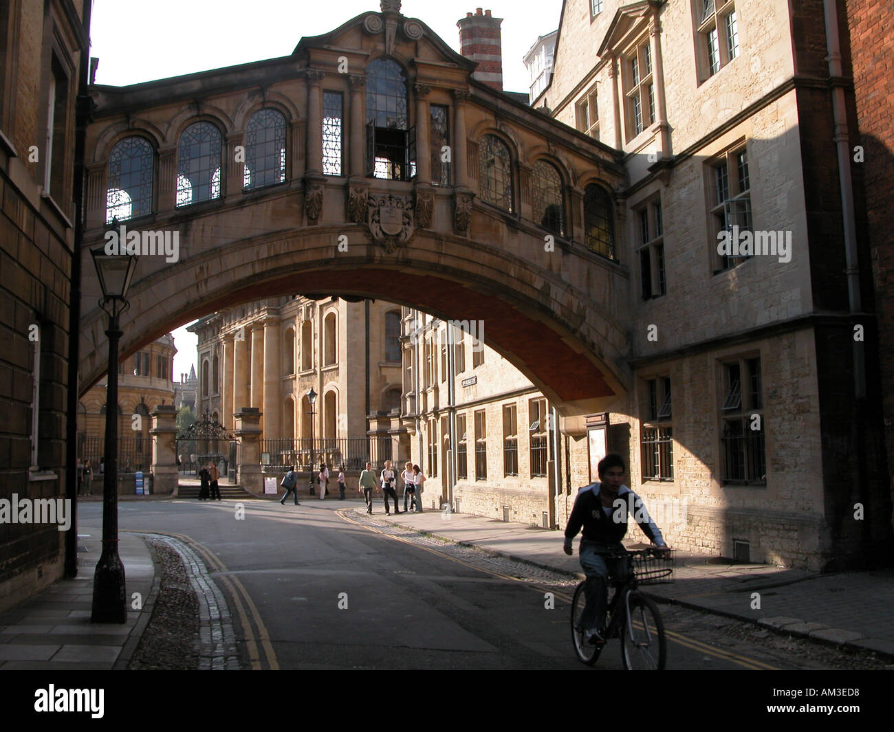 Bridge studies hi-res stock photography and images - Alamy