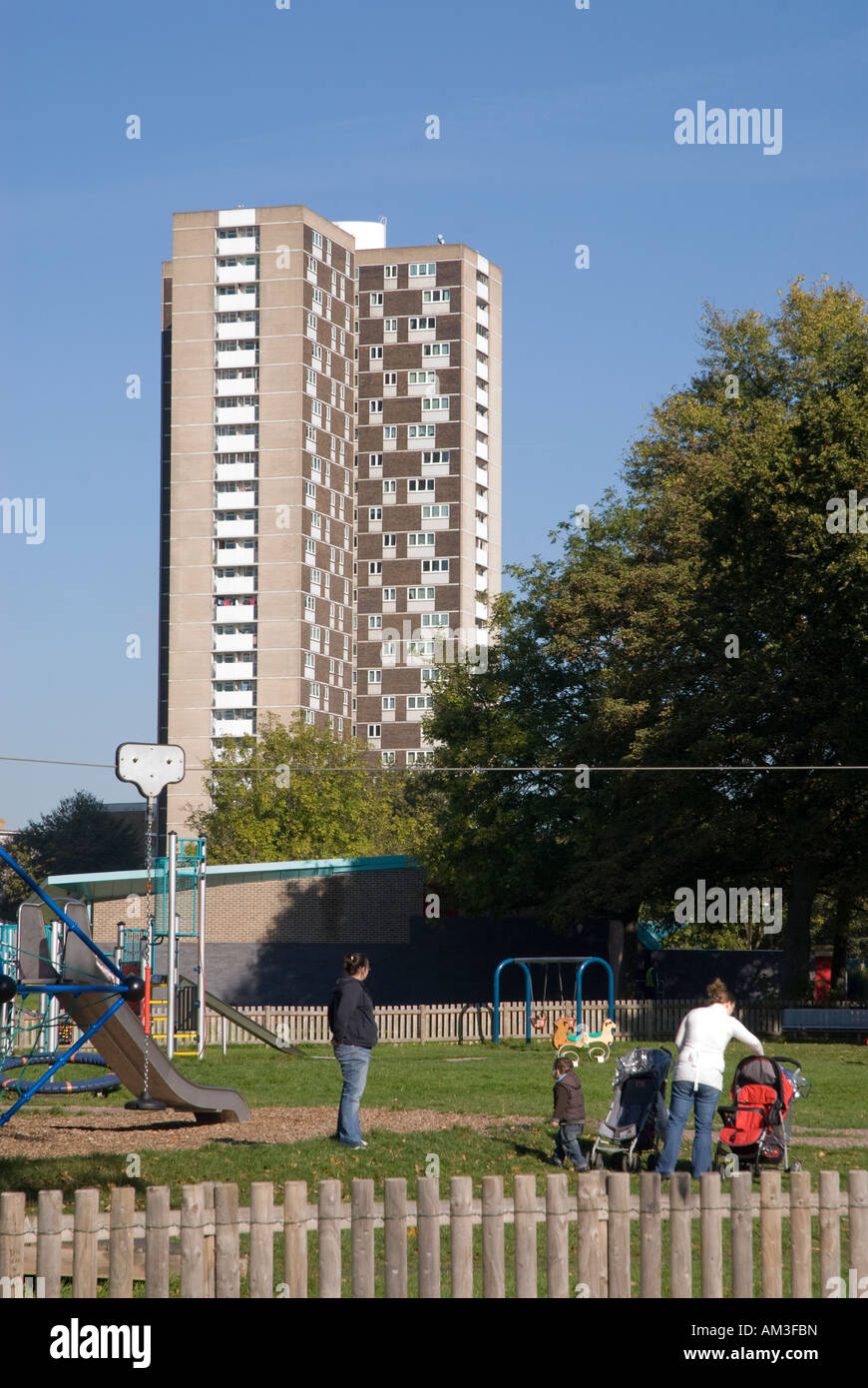 3 storey apartment block hi-res stock photography and images - Alamy
