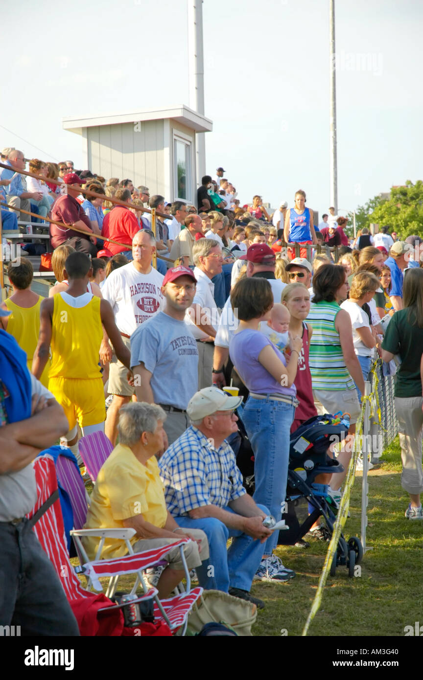 Track and field and crowd hi-res stock photography and images - Alamy