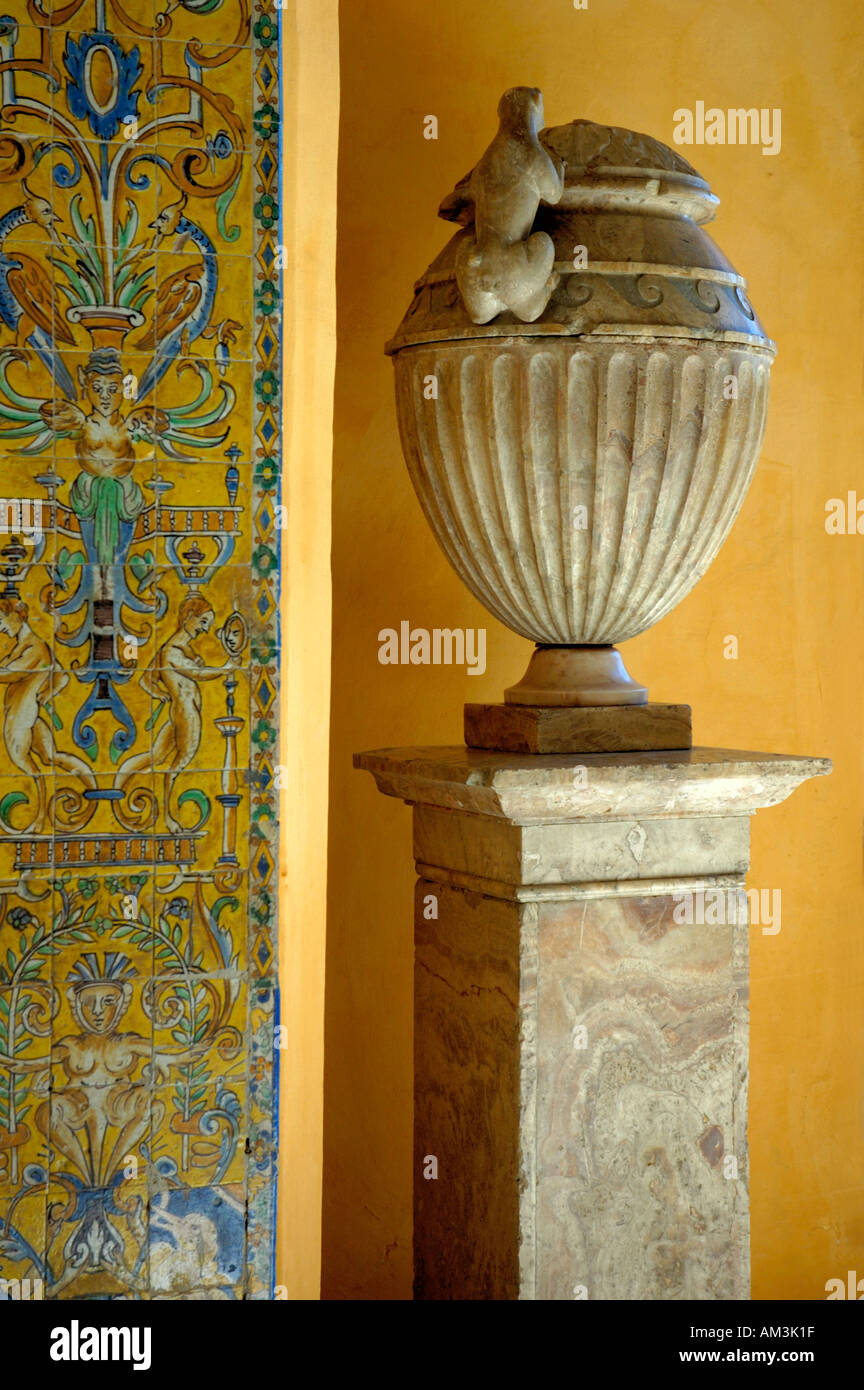 Faience tiles hi-res stock photography and images - Alamy