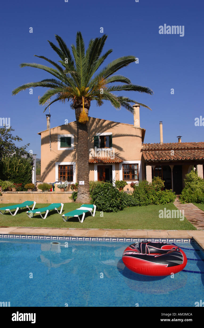 Holiday villa with pool Stock Photo - Alamy