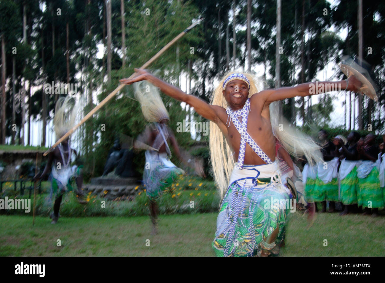 Dancing for tourists Stock Photo - Alamy