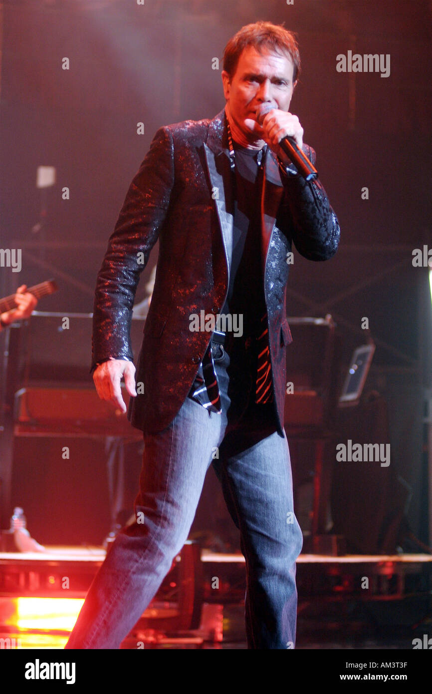 Cliff richard uk singer hi-res stock photography and images - Alamy