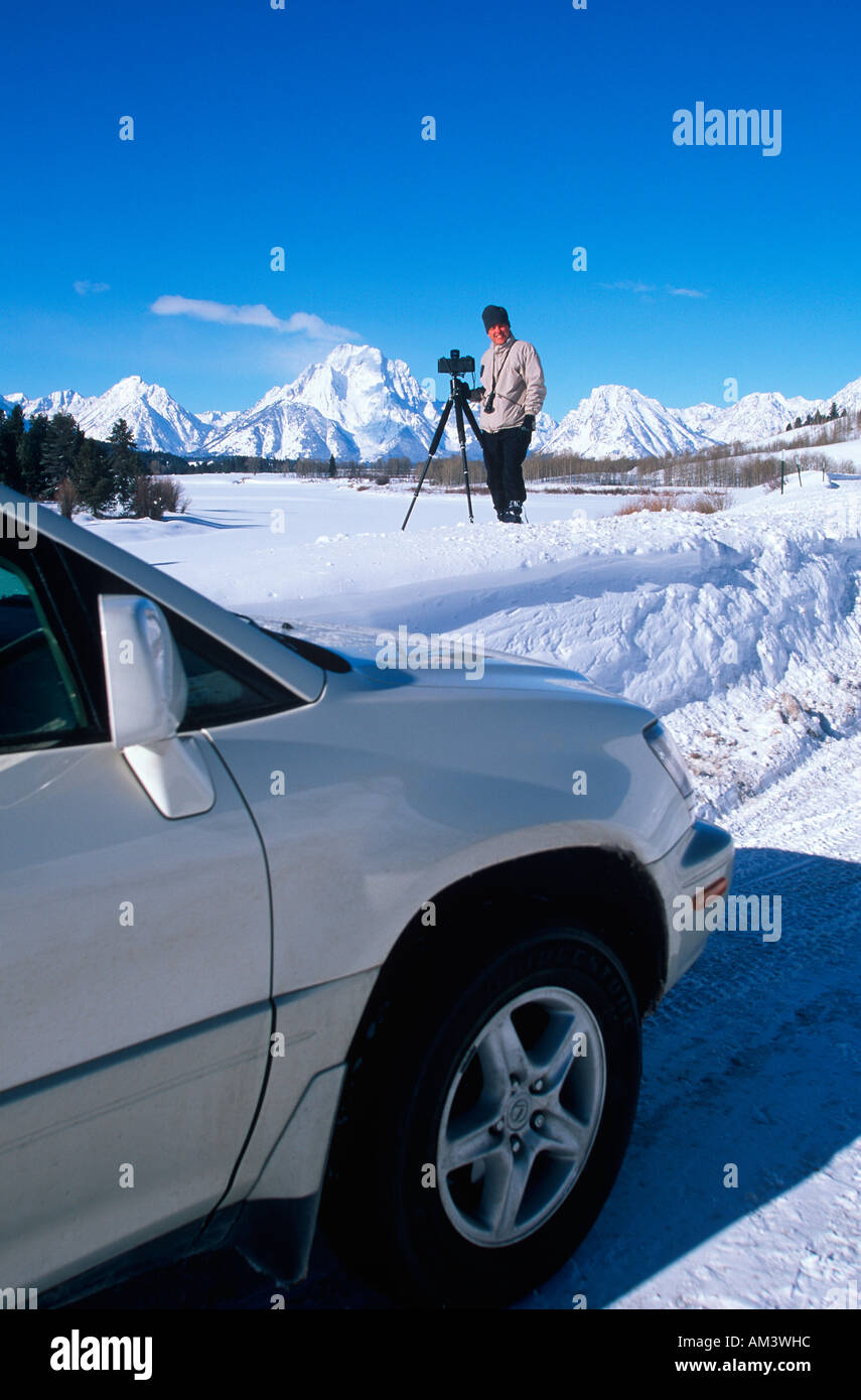 Photographer Joe Sohm posing with Lexus RX300 and panoramic camera ...