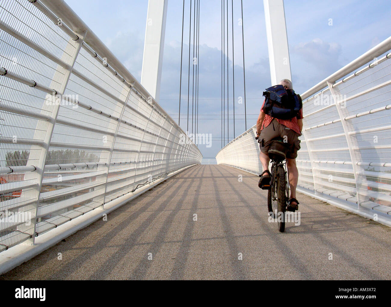 Footbridge motorway hi-res stock photography and images - Alamy