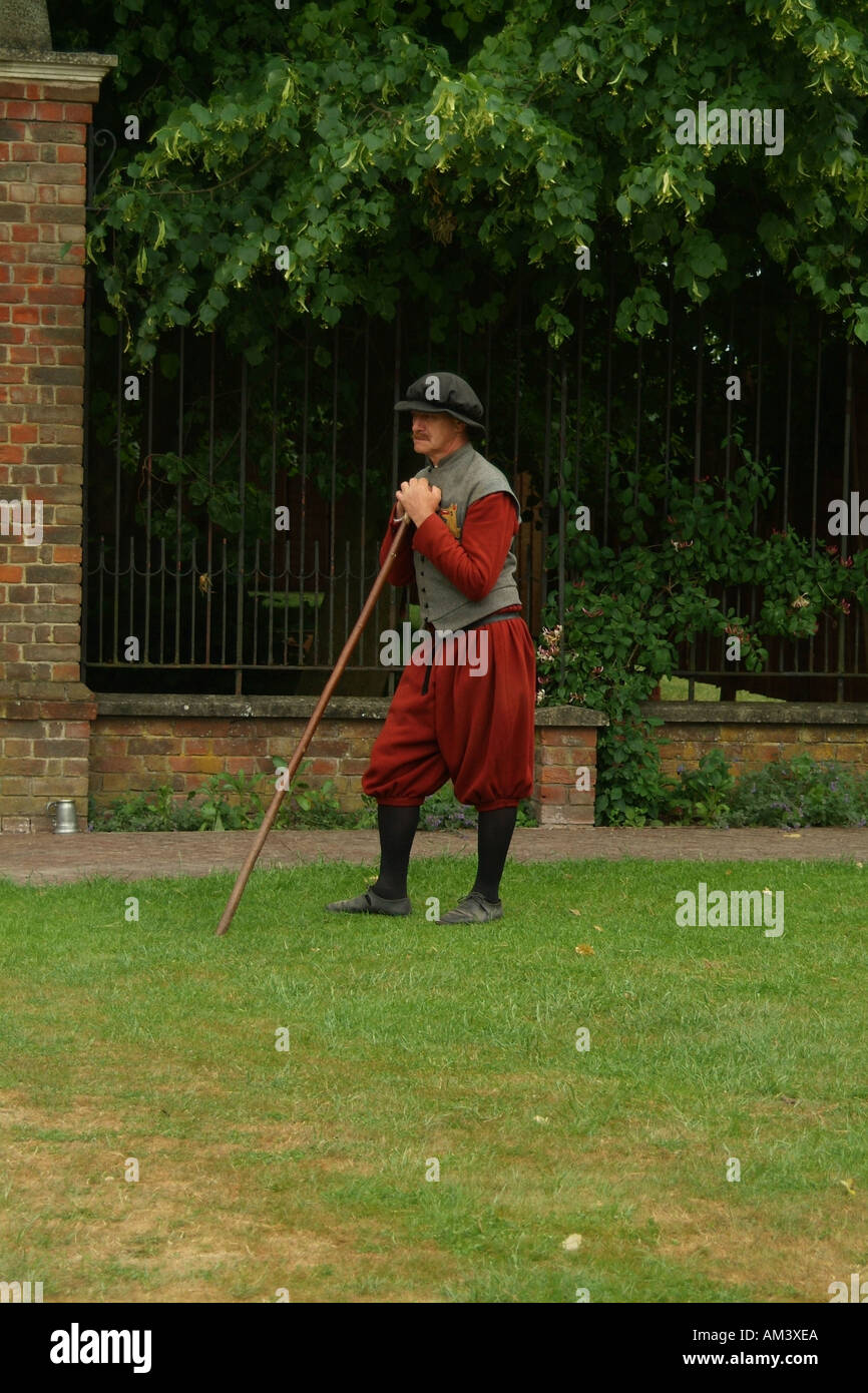 Tudor man costume hi-res stock photography and images - Alamy