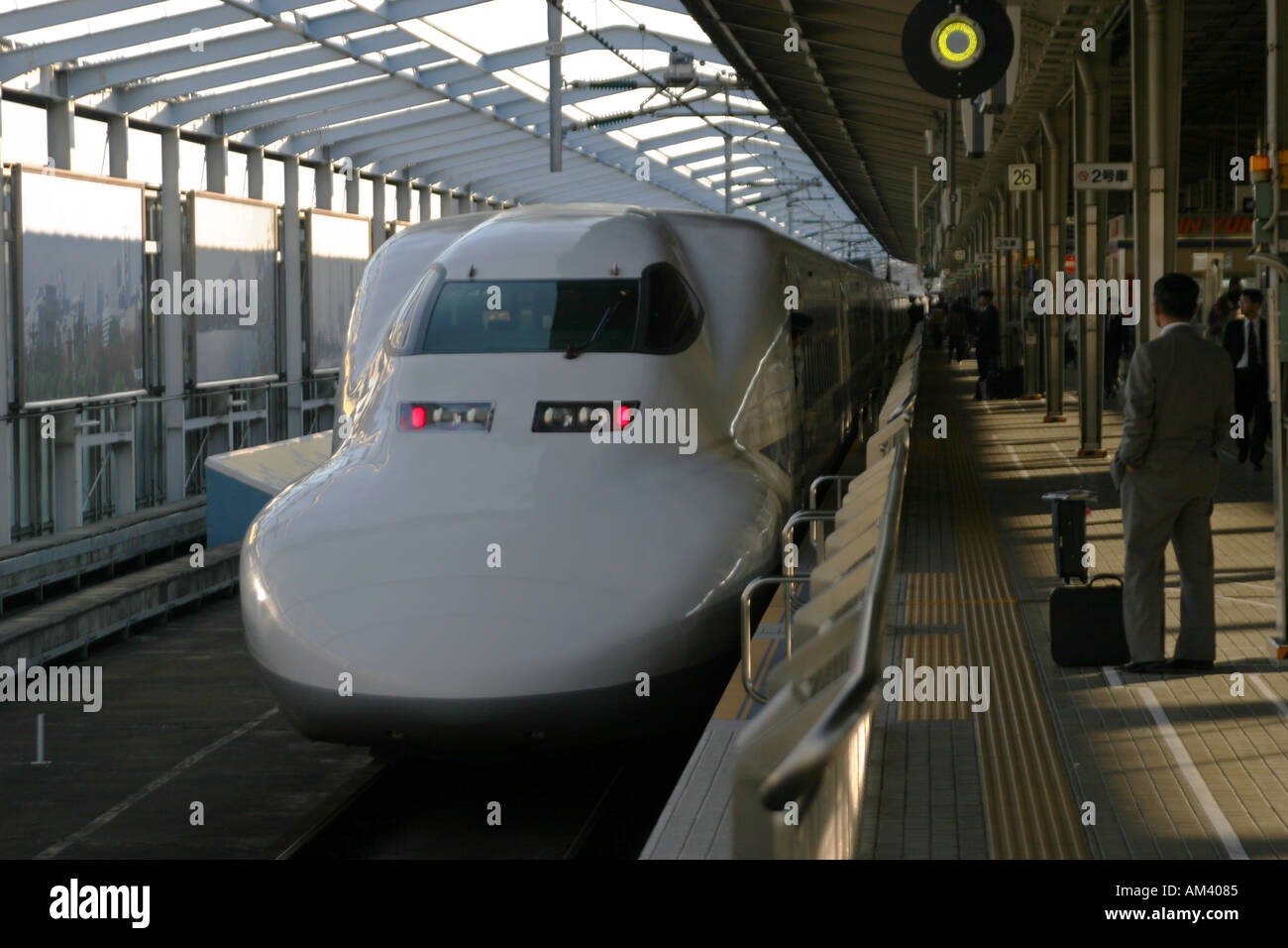 Hikari shinkansen hi-res stock photography and images - Alamy