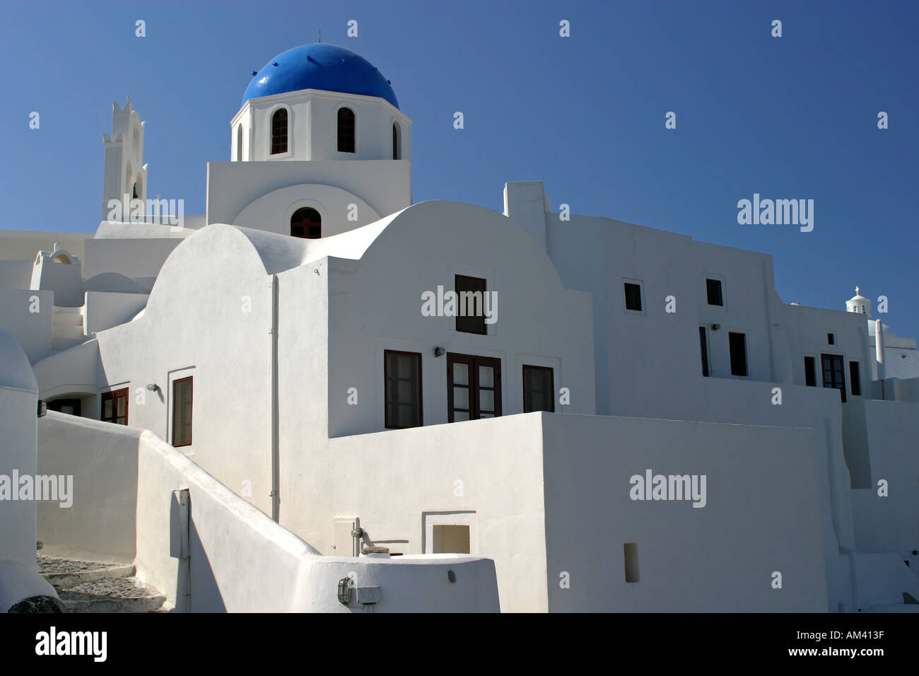 Traditional white buildings hi-res stock photography and images - Alamy
