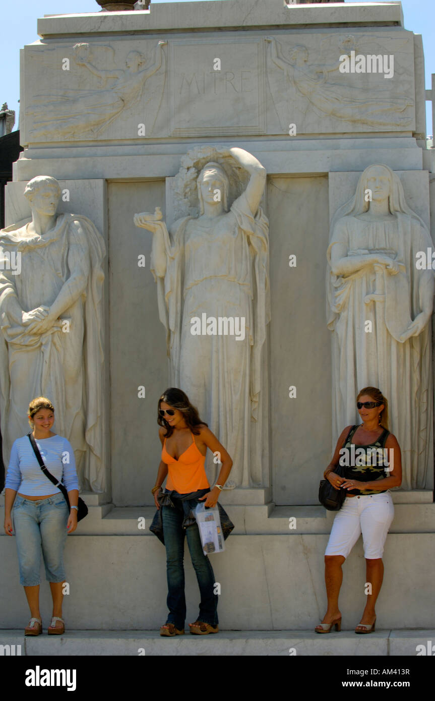 Statues of three women hi-res stock photography and images - Alamy
