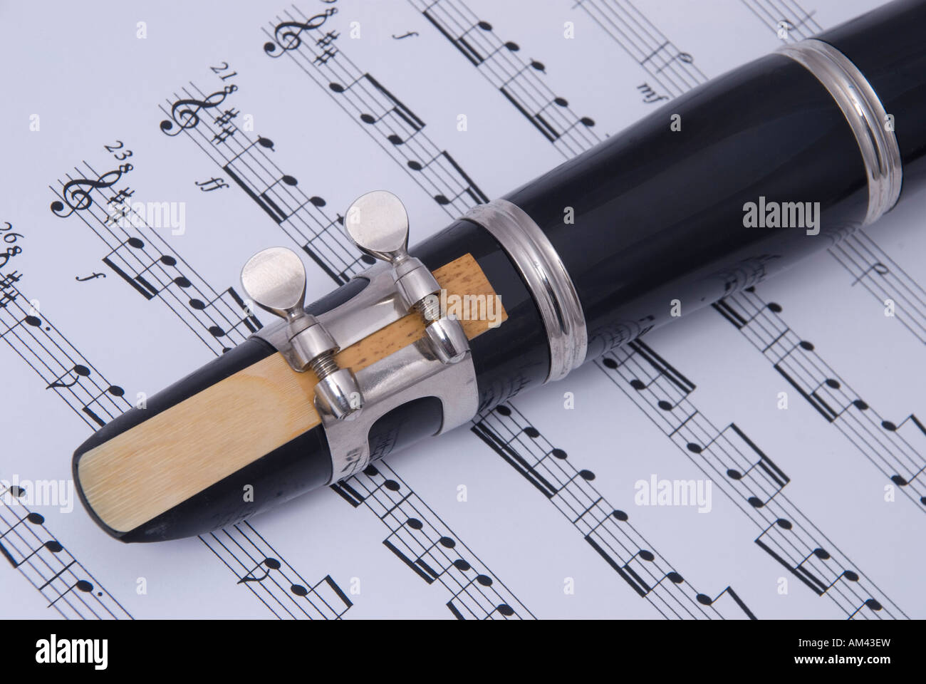 Clarinet and sheet music Stock Photo - Alamy