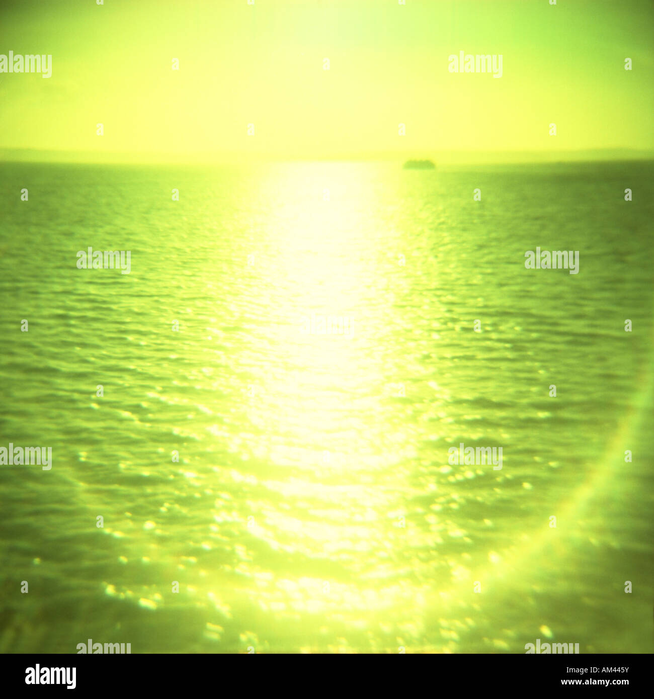 bright sun on water Stock Photo - Alamy